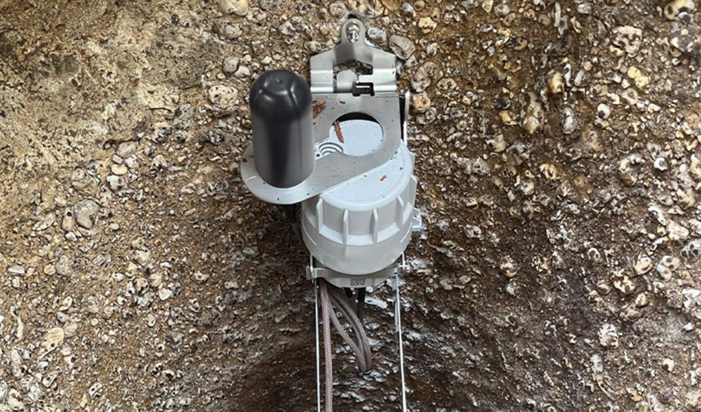 New External IoT Antenna for Metal-Shell Wireless Sensors - Aboosty ...